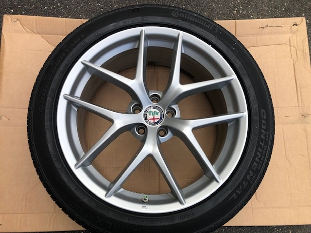 Alfa Romeo Giulia Wheel Set (Used) – Miller Motorcars Boutique